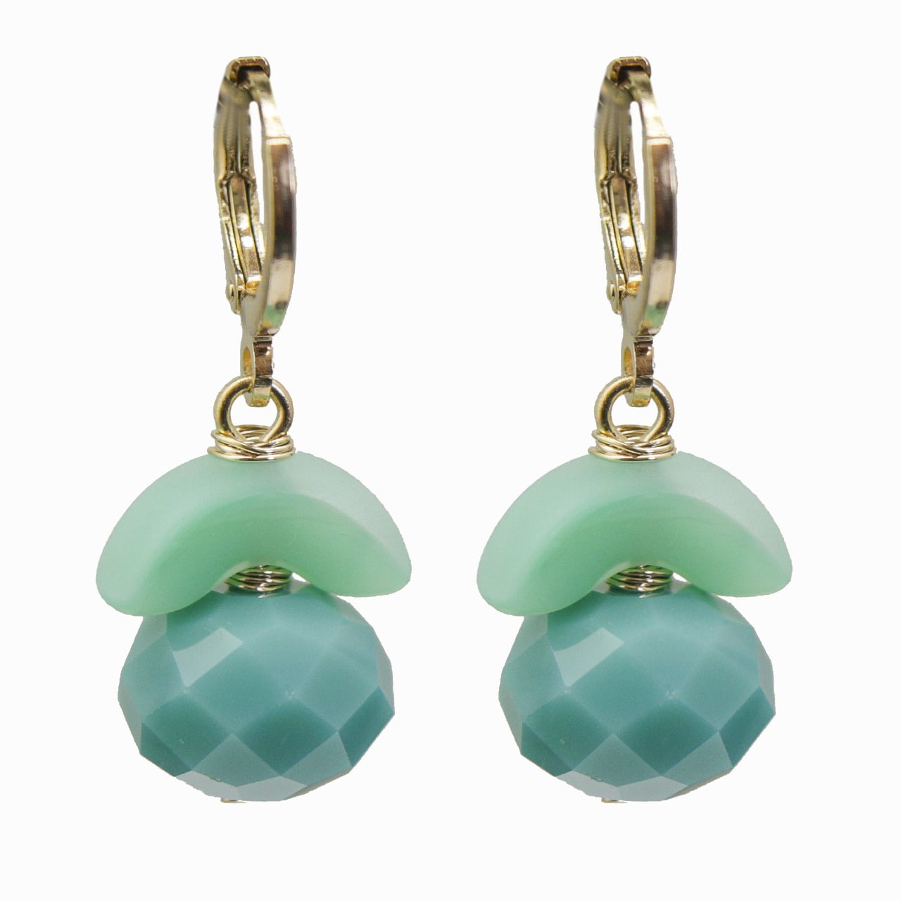 Brinco com feicho flip borado com cristal e murano em tons de azul ...