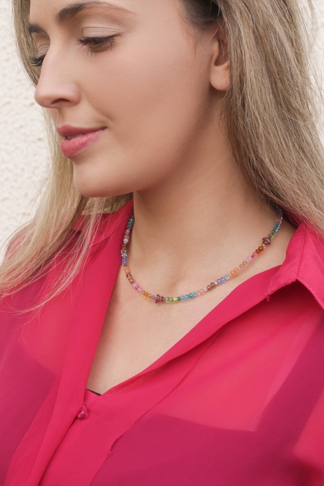 Colar curto com mix de cristais coloridos candy. - Magrini Joias