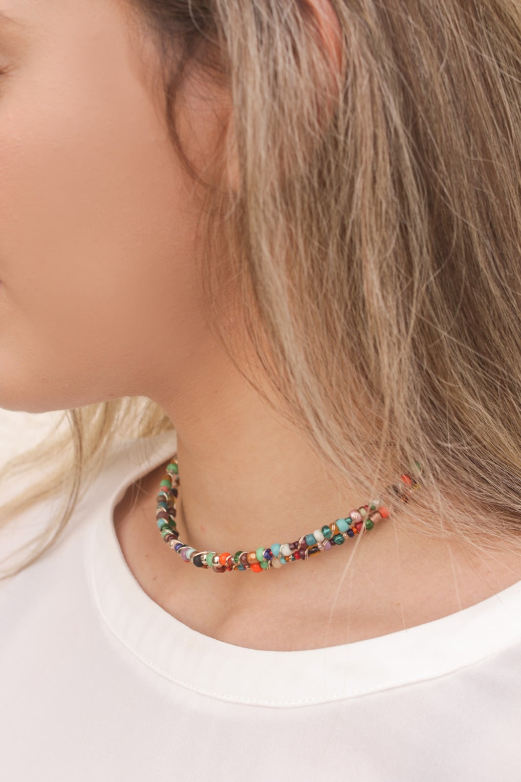 Colar mix de cristais, contas de vidro, vidrilhos em tons colorido ...