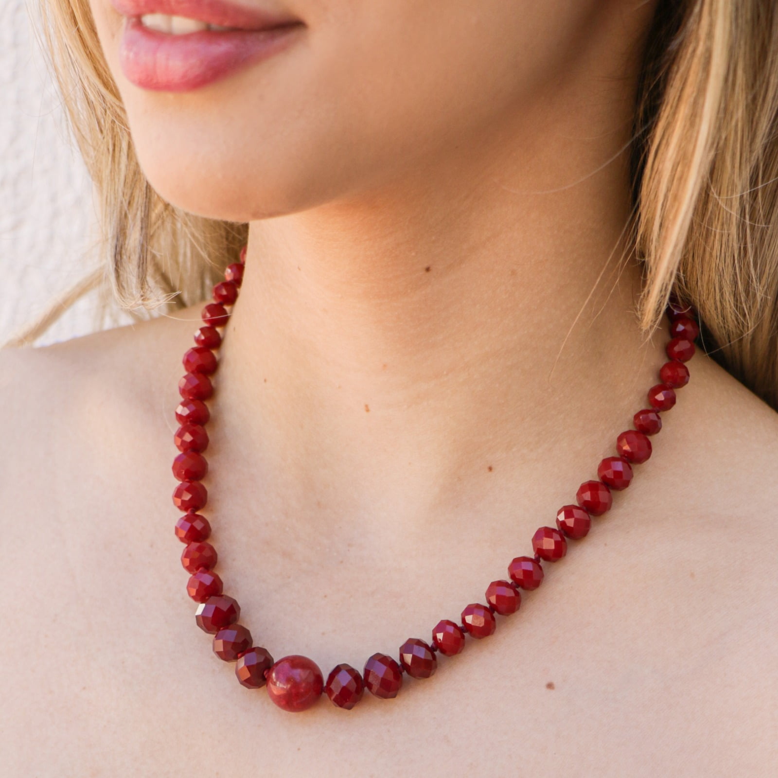 Colar curto feito a mão com cristais vermelhos, pedra natural jade rubi ...